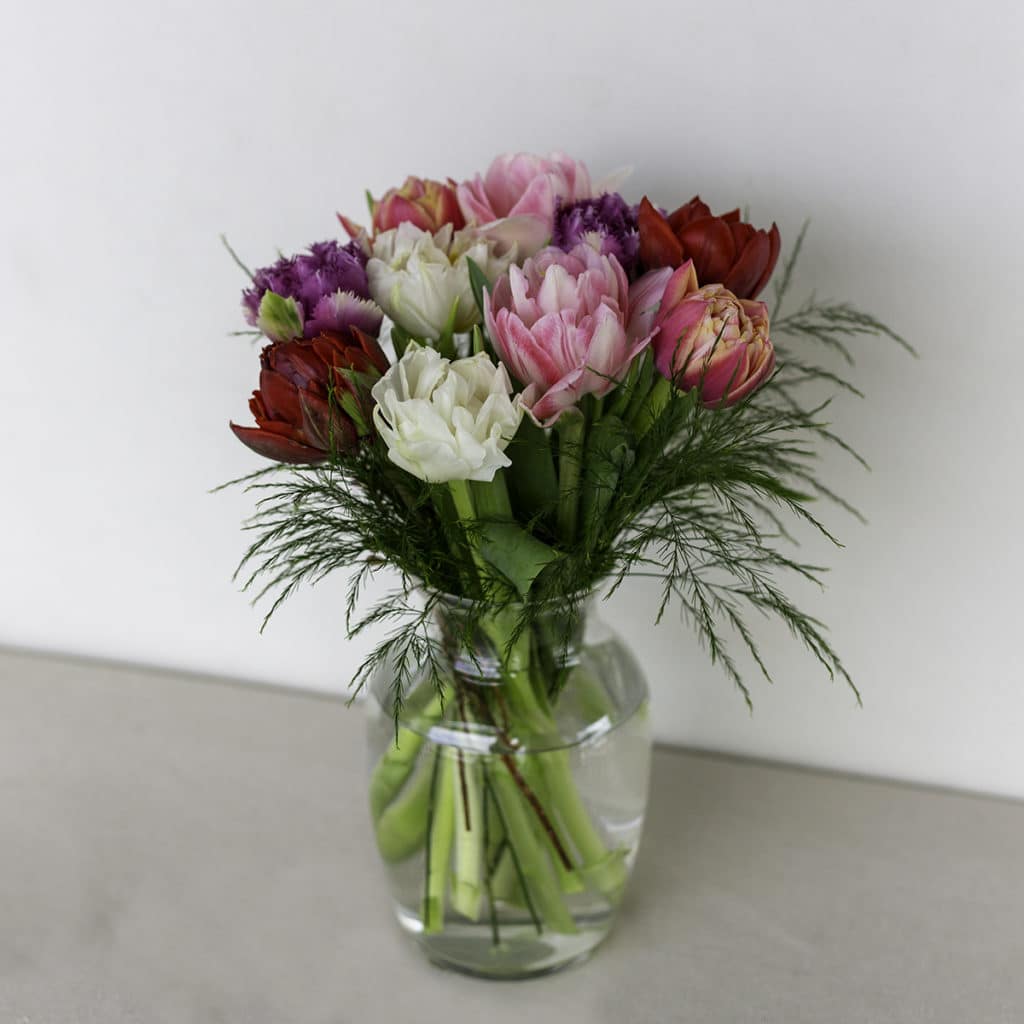10 Mixed Tulips Bouquet in Clear Vase - San Diego Delivery
